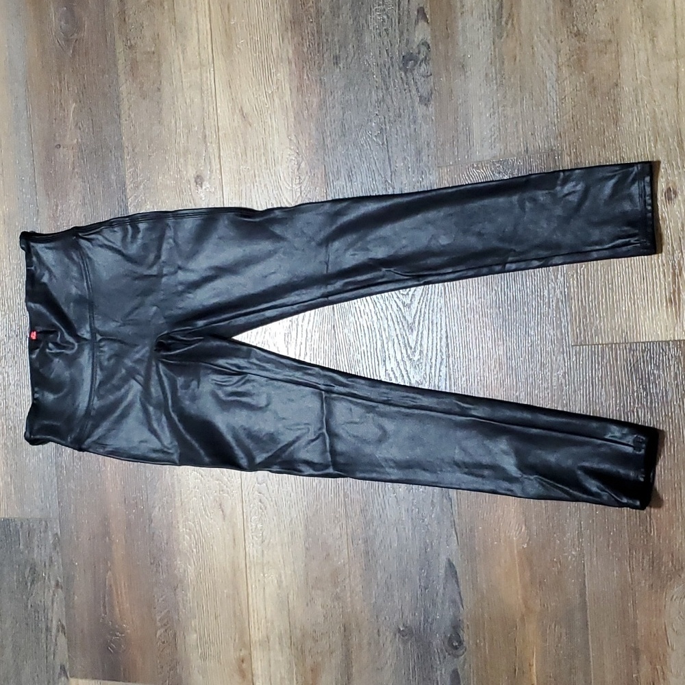 Spanx Black Oil Slick Stretch Workout Leggings - Gem